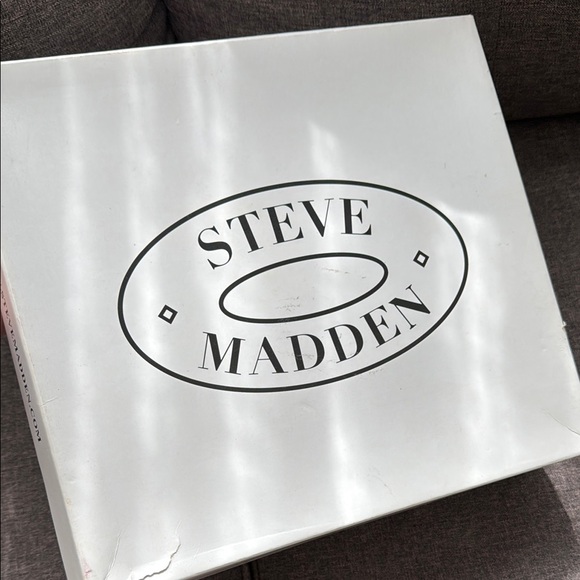 Steve Madden | Shoes | Steve Madden White Accent Box | Poshmark